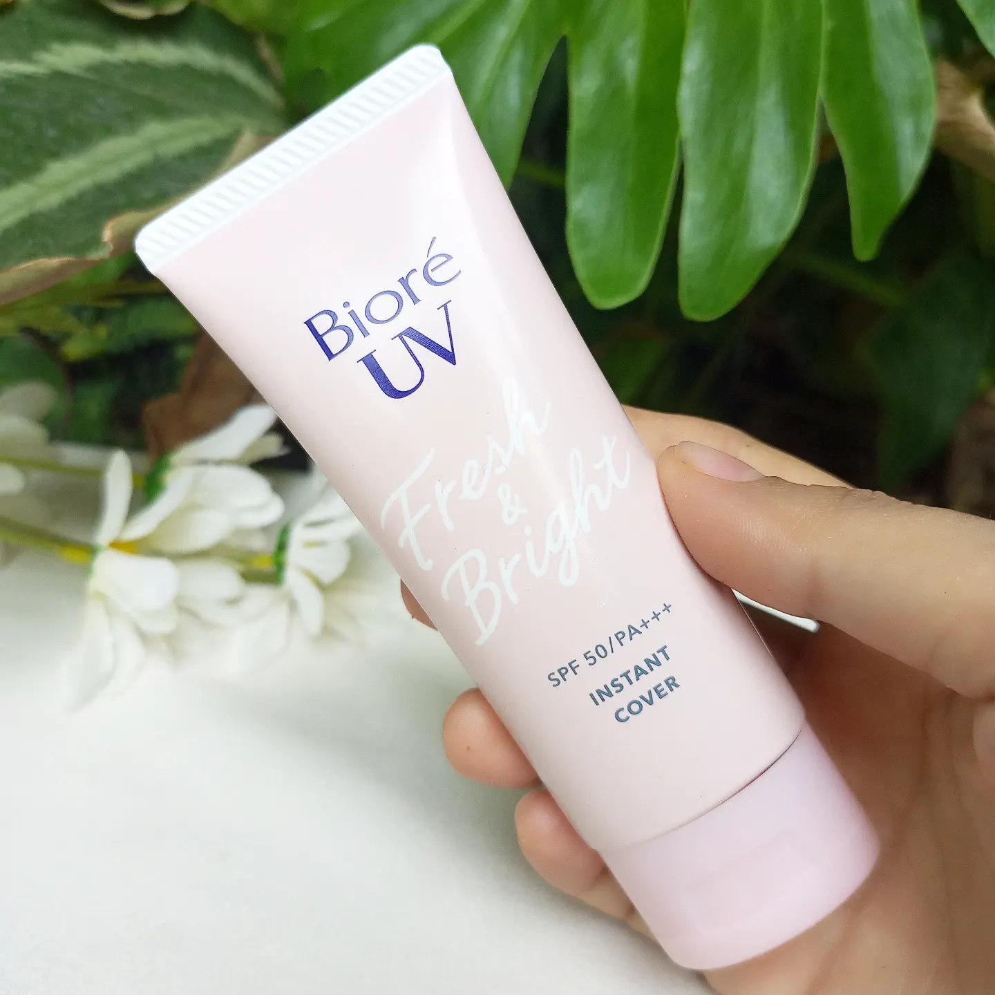 Review : Biore UV Fresh & Bright Instant Cover Sunscreen | Blogger ...